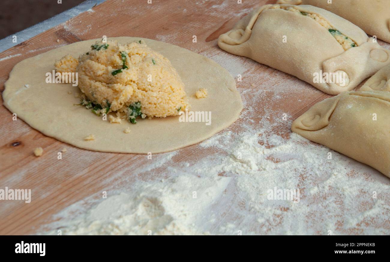 Traditional Cypriot Flaouna delicious Greek Easter Cheese Bread ...