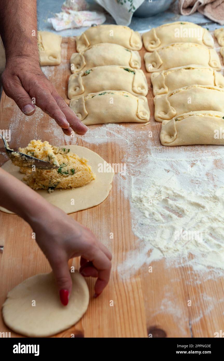 Traditional Cypriot Flaouna delicious Greek Easter Cheese Bread ...