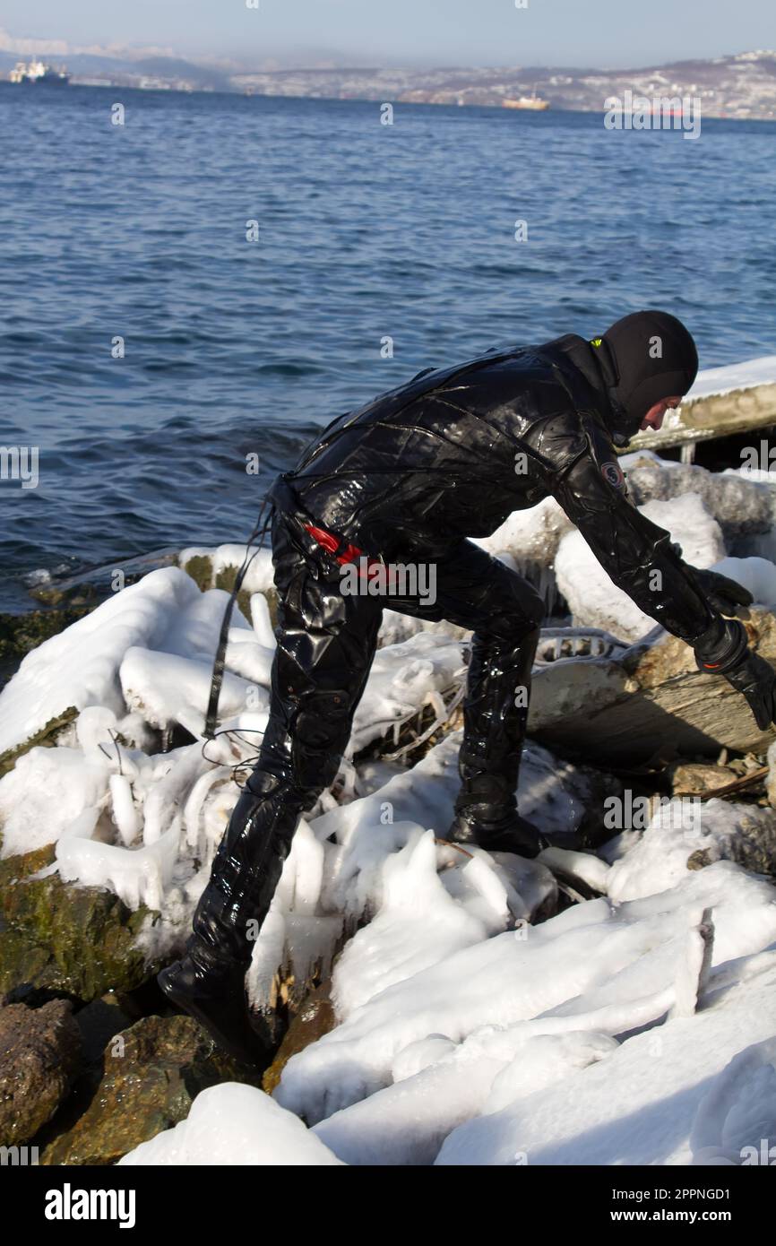 Professional diver on bottom hi-res stock photography and images - Alamy
