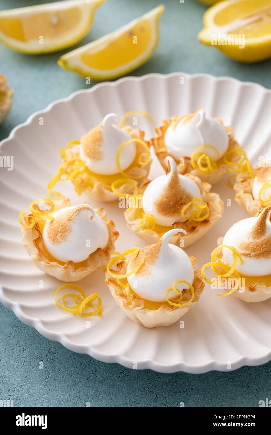 Mini lemon meringue tarts filled with lemon curd, one bite desserts ...
