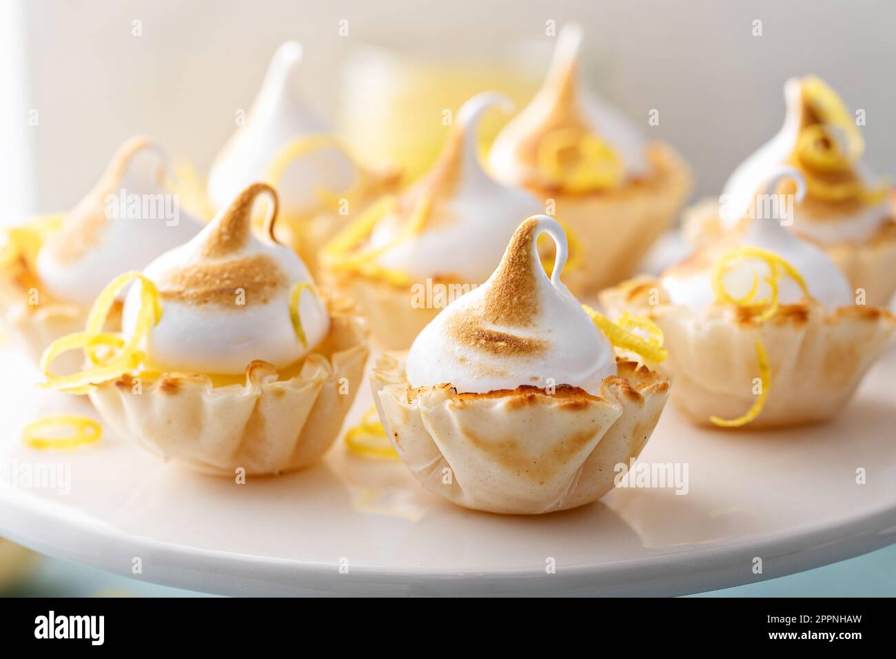 Mini lemon meringue tarts filled with lemon curd, one bite desserts ...