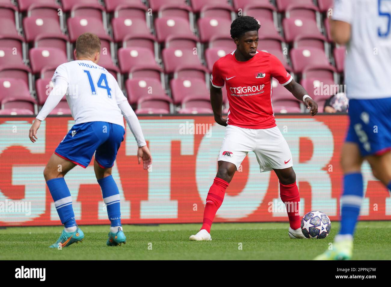GENEVA - (lr) Simun Hrgovic of Hajduk Split, Jayden Addai of AZ during ...