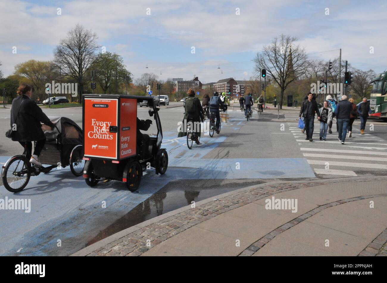 Bike lanebicycles hi-res stock photography and images - Alamy
