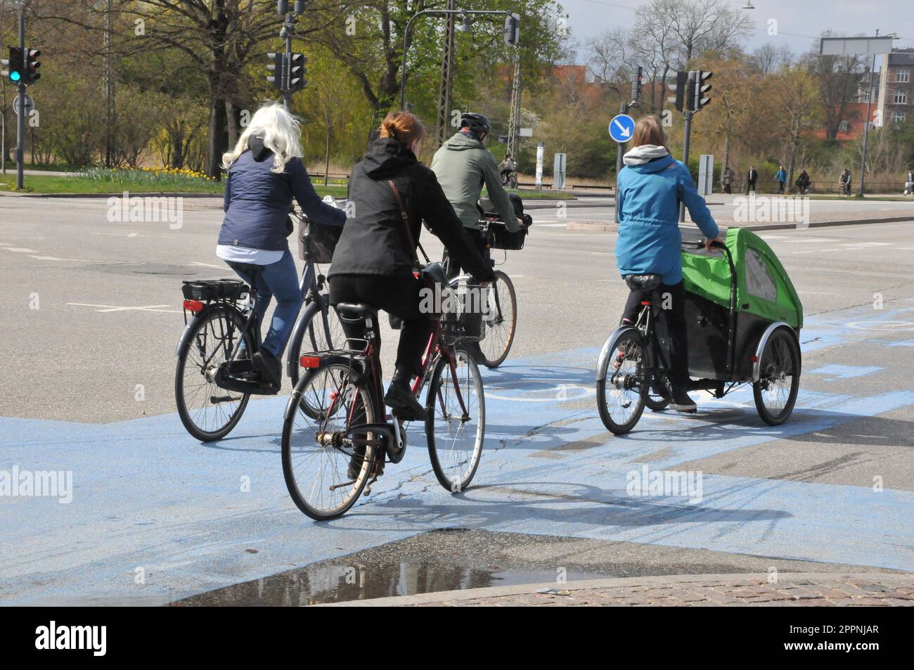 Copenhagen /Denmark/24 April 2023/ Danes ride bieks on bike lane in ...
