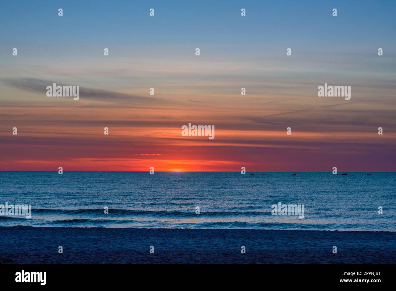 Golden sunset above baltic sea hi-res stock photography and images - Alamy