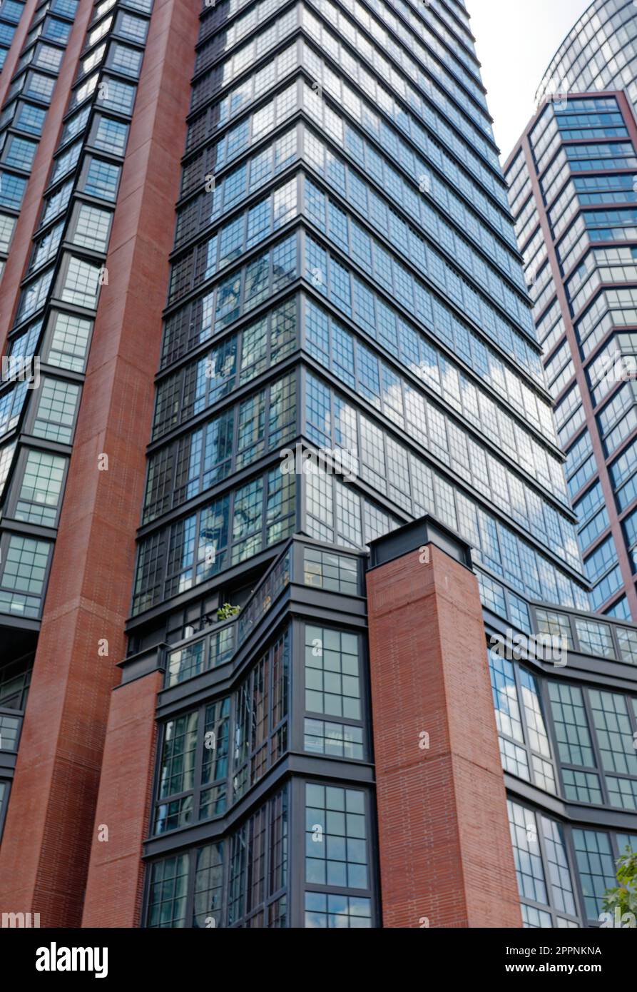 One Blue Slip is a luxury high-rise, part of the Greenpoint Landing ...