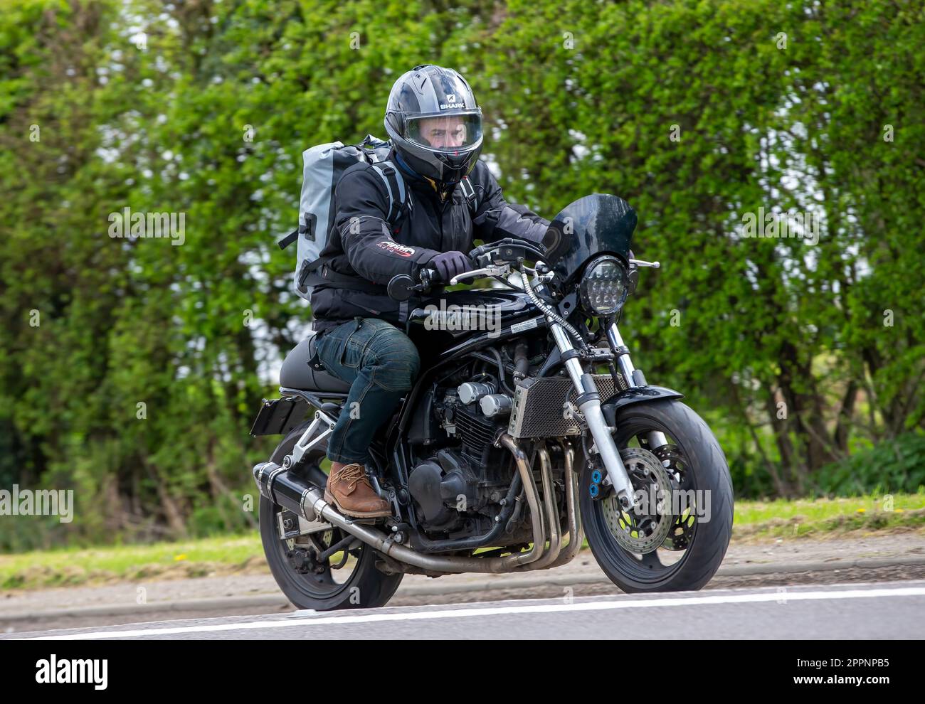 Yamaha Fzs 600 Street Fighter Yamaha FZS 1000 Fazer 2005 Vs Ducati