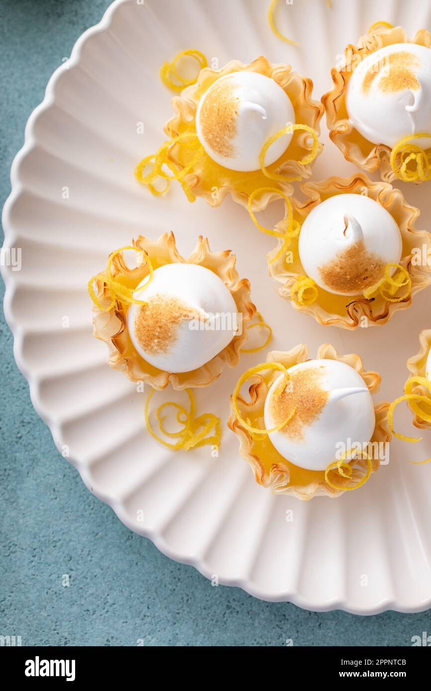 Mini Lemon Meringue Tarts Filled With Lemon Curd One Bite Desserts