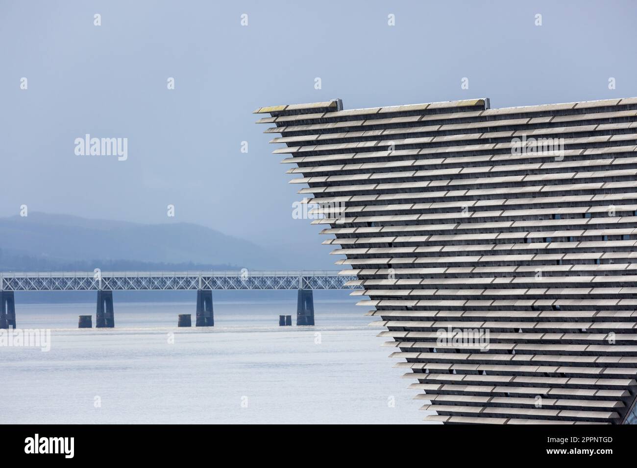The V&A Museum with the Tay Rail Bridge in the background, Dundee ...