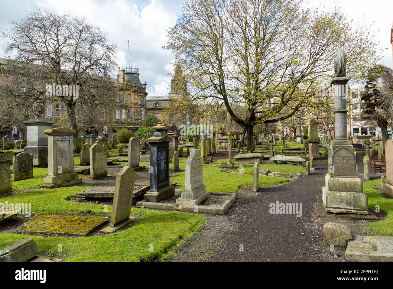Howff Cemetery in the centre of Dundee, Scotland Stock Photo - Alamy