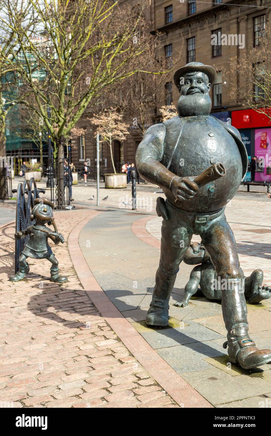 Desperate Dan Statue by Angus-based artists Tony and Susie Morrow, in ...