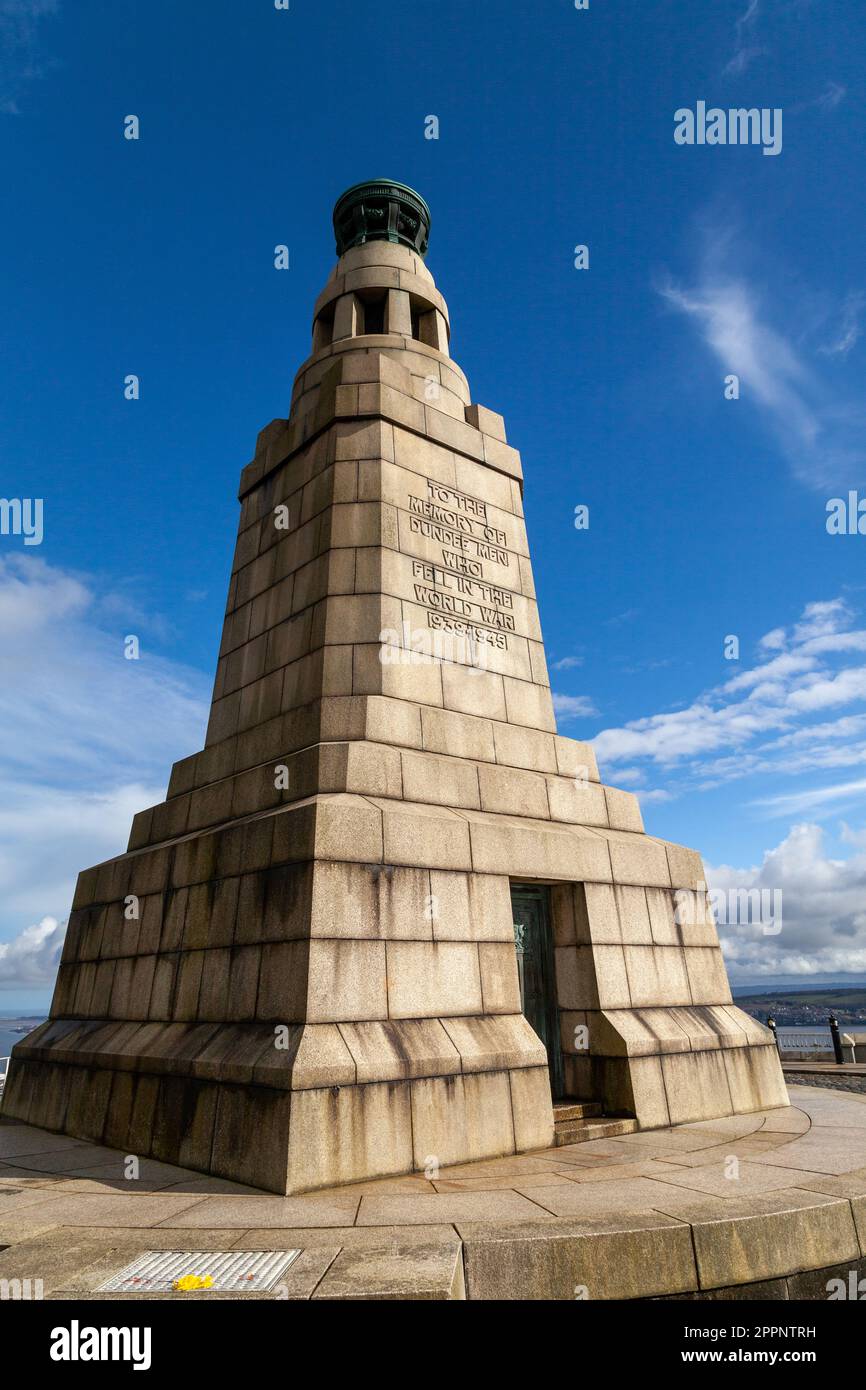 Dundee Law War Memorial on top of Dundee Law Stock Photo - Alamy