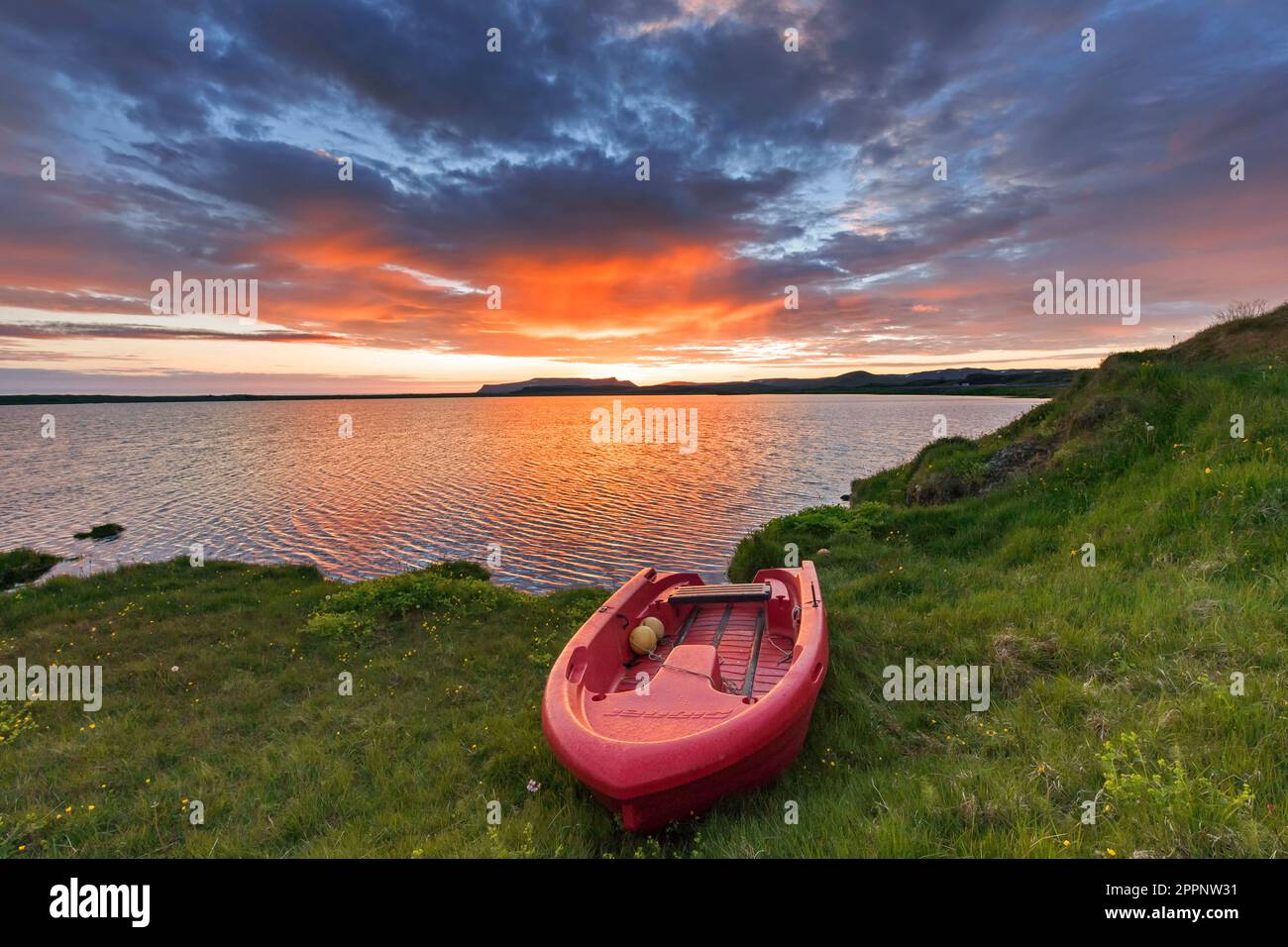 Rowing boat in dusk hi-res stock photography and images - Alamy