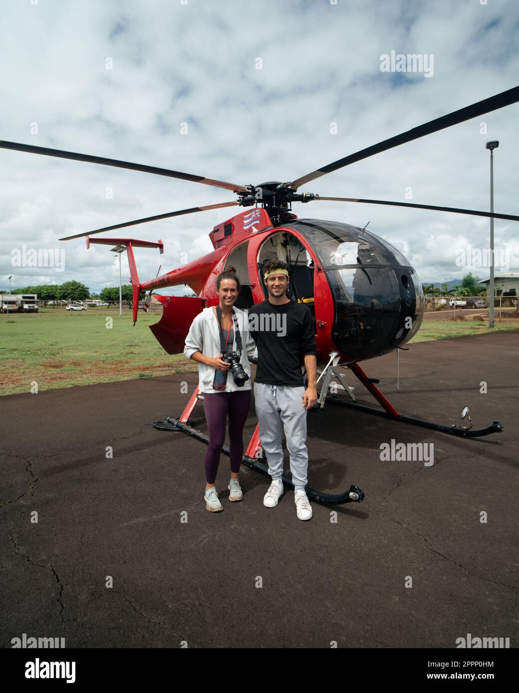 Getting into helicopter hi-res stock photography and images - Alamy