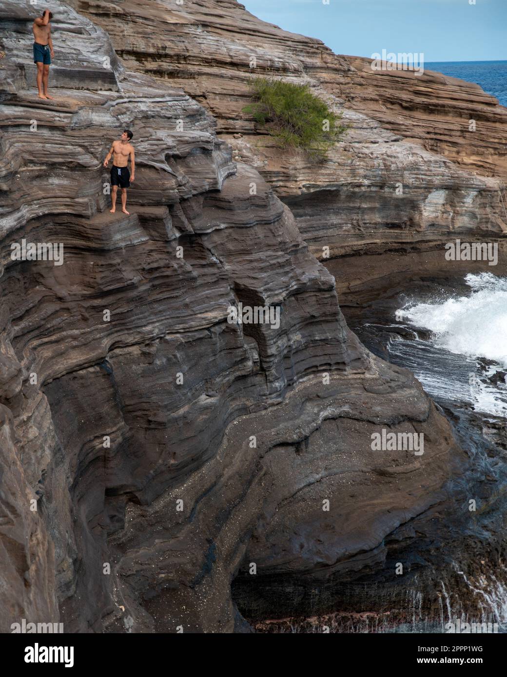 Underwater cave diving hawaii hi-res stock photography and images - Alamy
