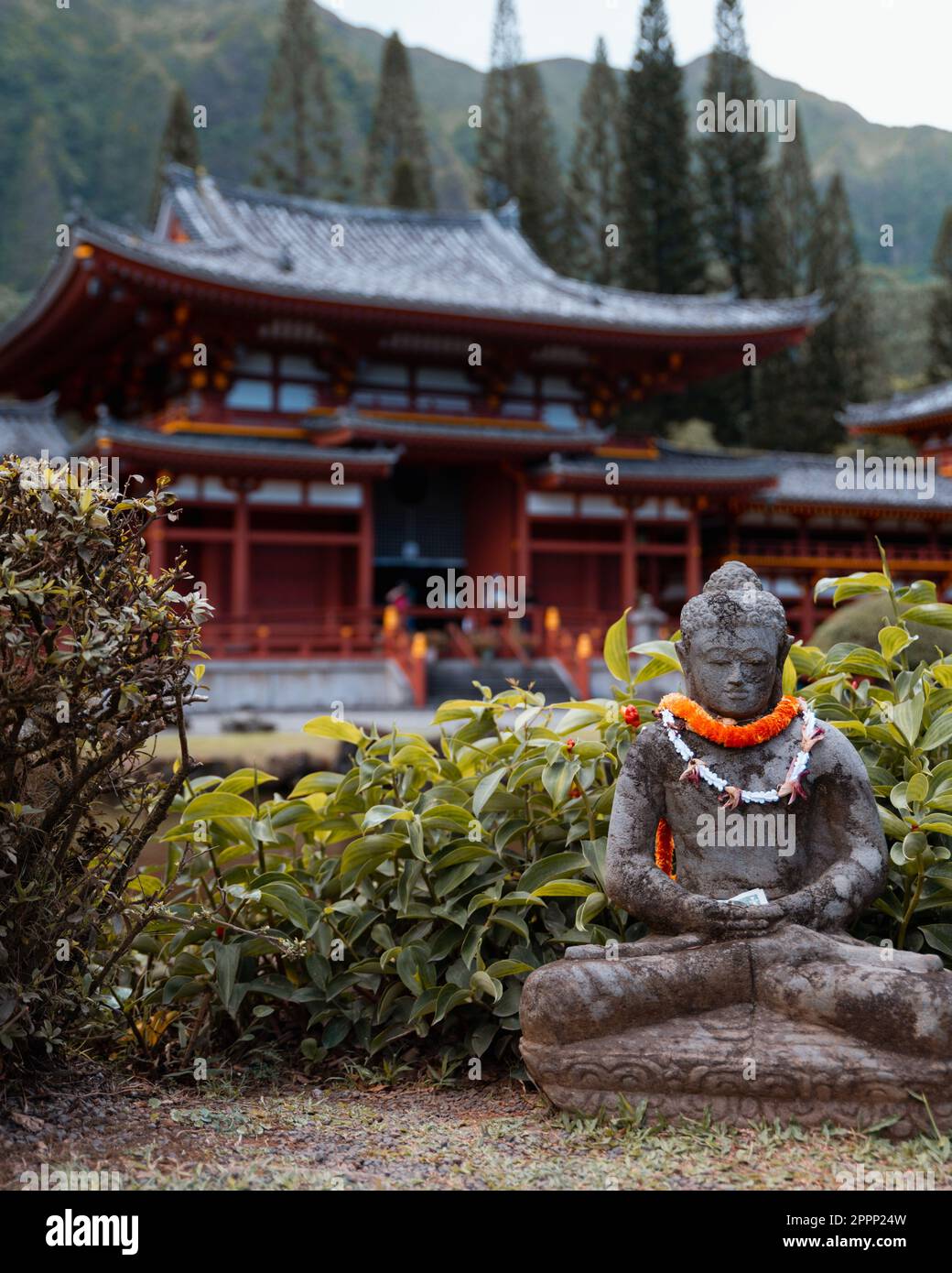 Byodo-In Temple on Oahu, Hawaii. High quality photo. Buddhist Temple ...