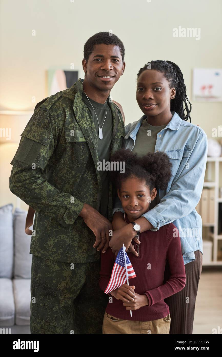 Dad in army hi-res stock photography and images - Alamy