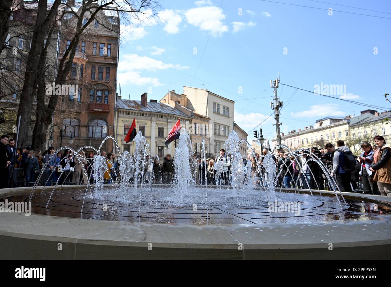 Non Exclusive: LVIV, UKRAINE - APRIL 21, 2023 - The fountain in ...