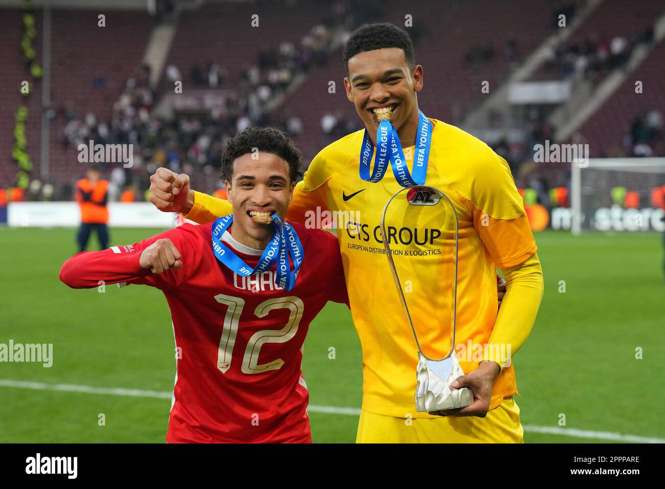 GENEVA - (lr) Ro-Zangelo Daal of AZ, AZ Goalkeeper Rome-Jayden Owusu ...