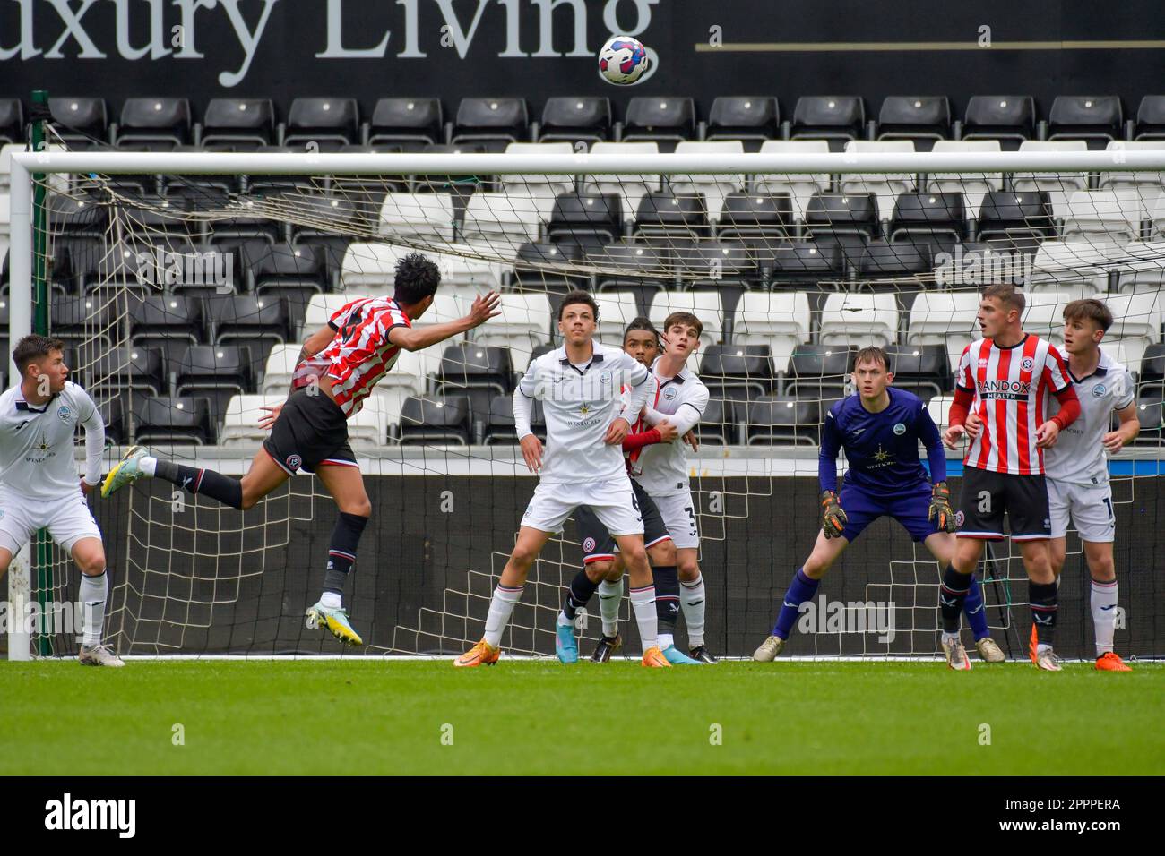 Football over the bar hi-res stock photography and images - Alamy
