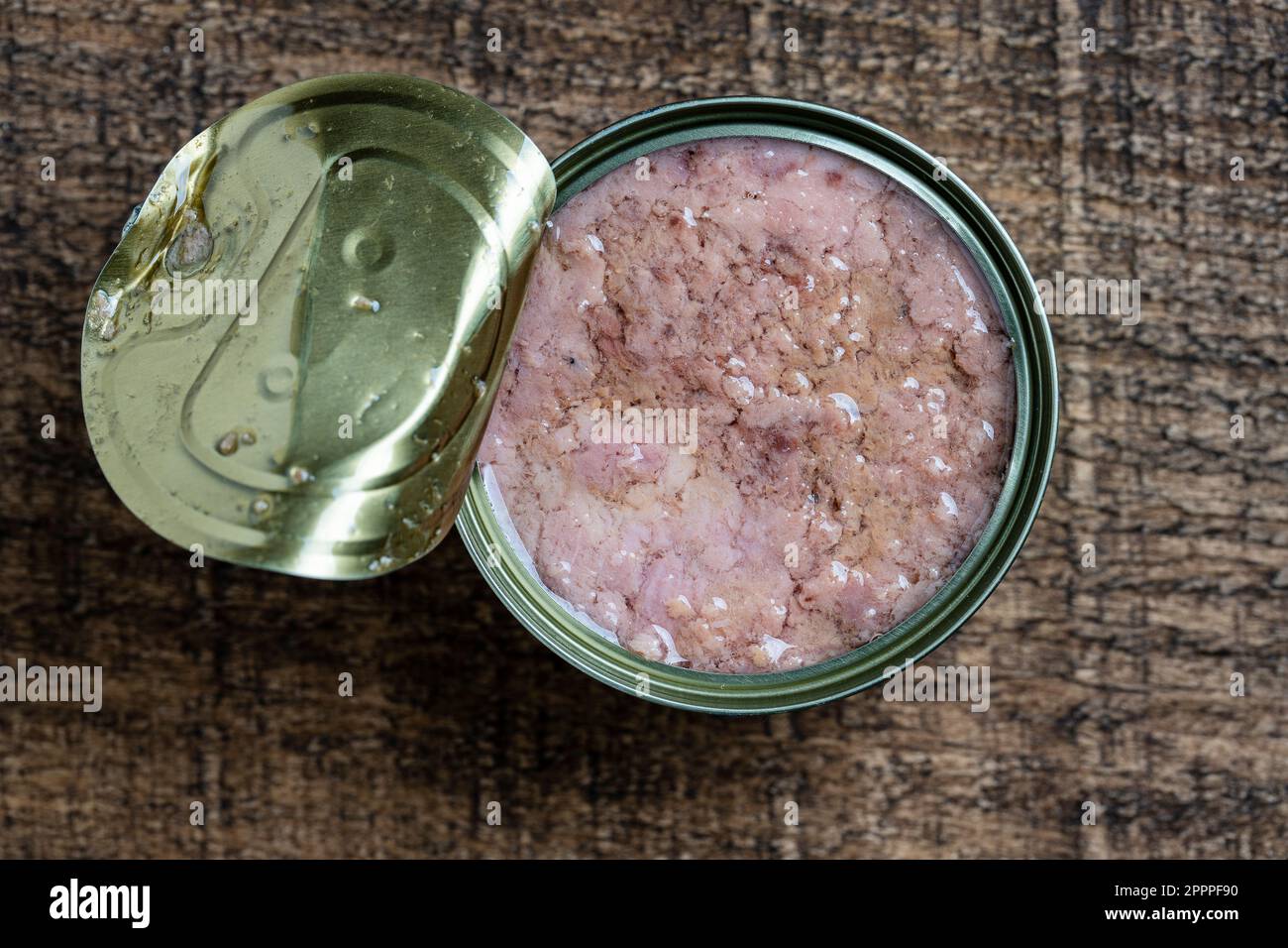 Open tin pink tuna fish hi-res stock photography and images - Alamy