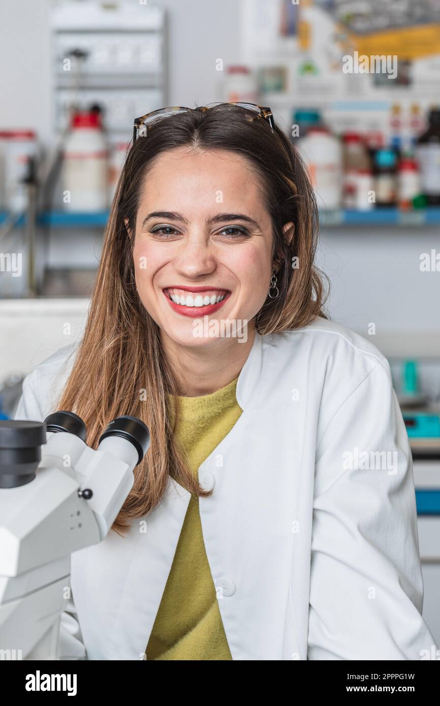 Biotechnology laboratory hi-res stock photography and images - Alamy