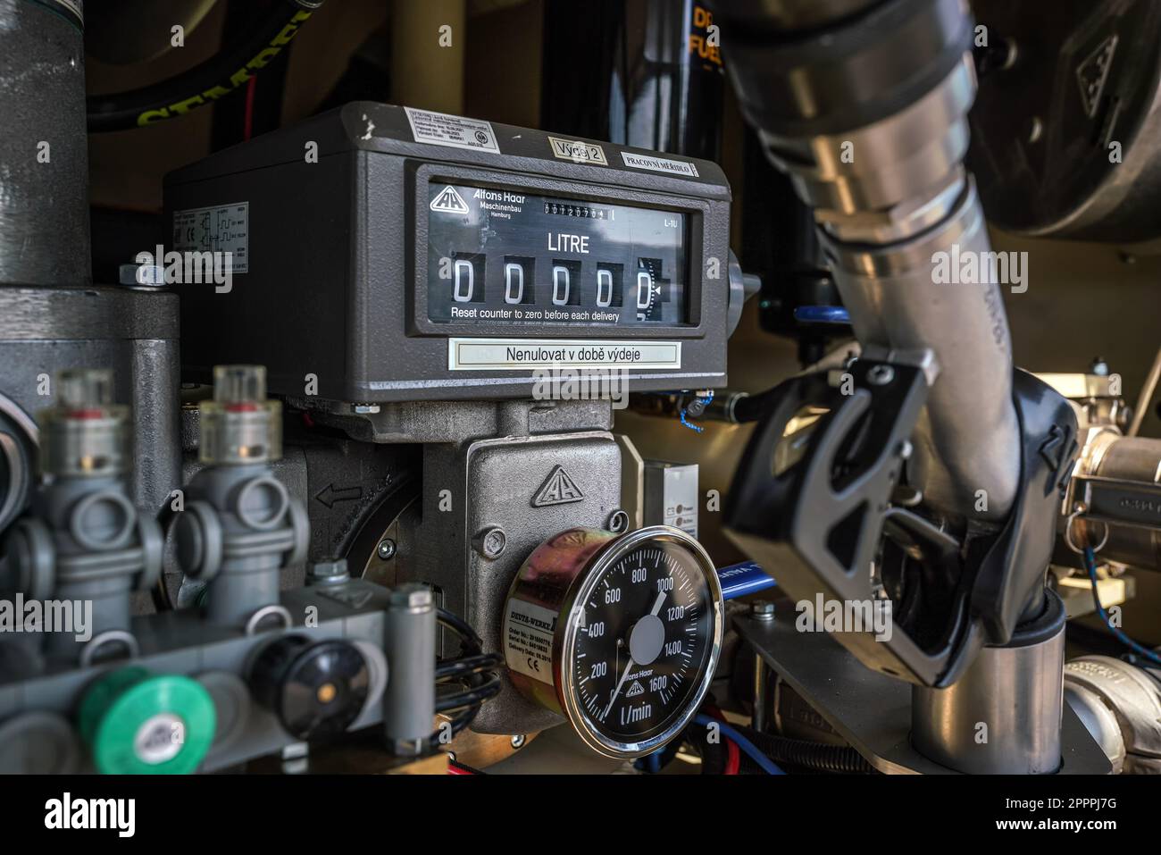 Army tanker truck hi-res stock photography and images - Alamy