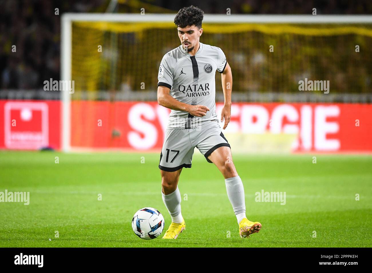Vitinha psg 2022 2023 hi-res stock photography and images - Alamy