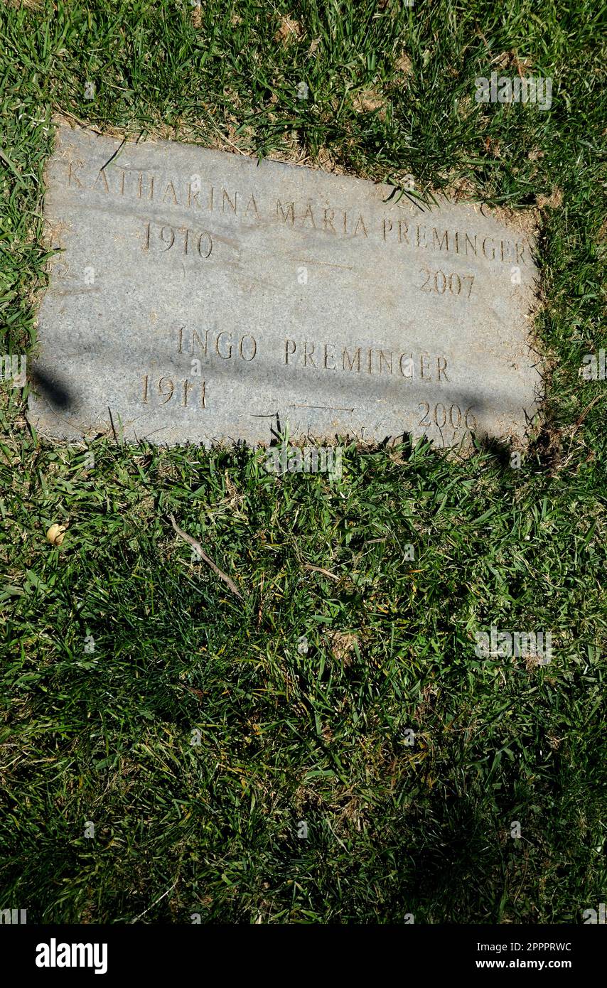 Mash cemetery hi-res stock photography and images - Alamy