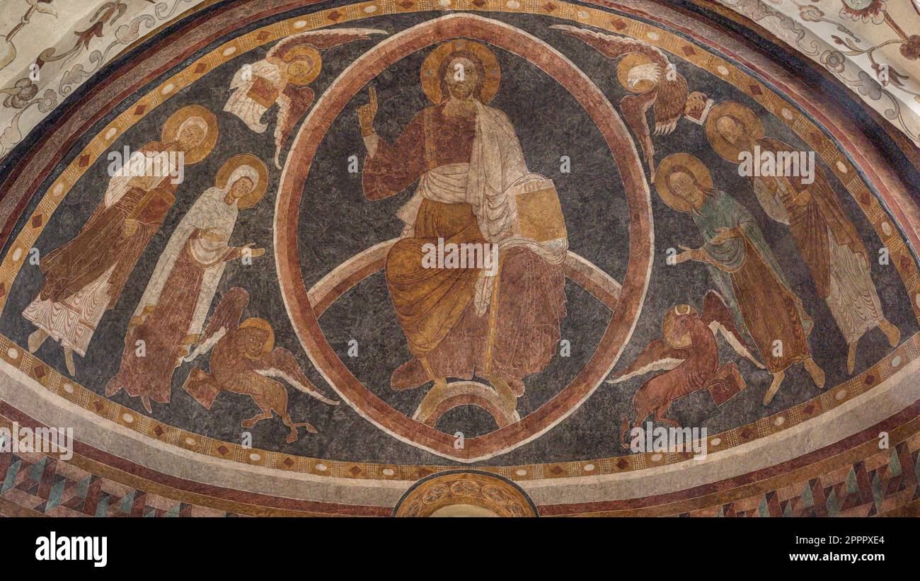Christian romanesque painting jesus hi-res stock photography and images ...