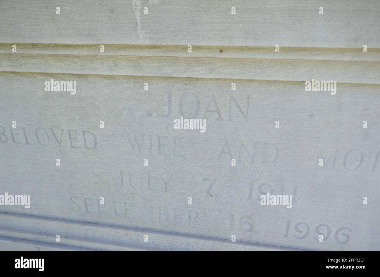 Los Angeles, California, USA 20th April 2023 Actress Joan Perry Grave ...