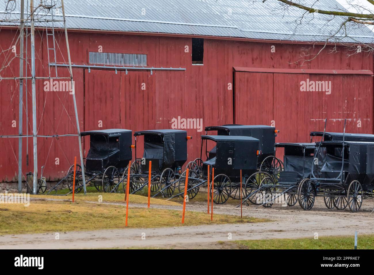 Amish Buggies Parked At A Farm Hi Res Stock Photography And Images Alamy