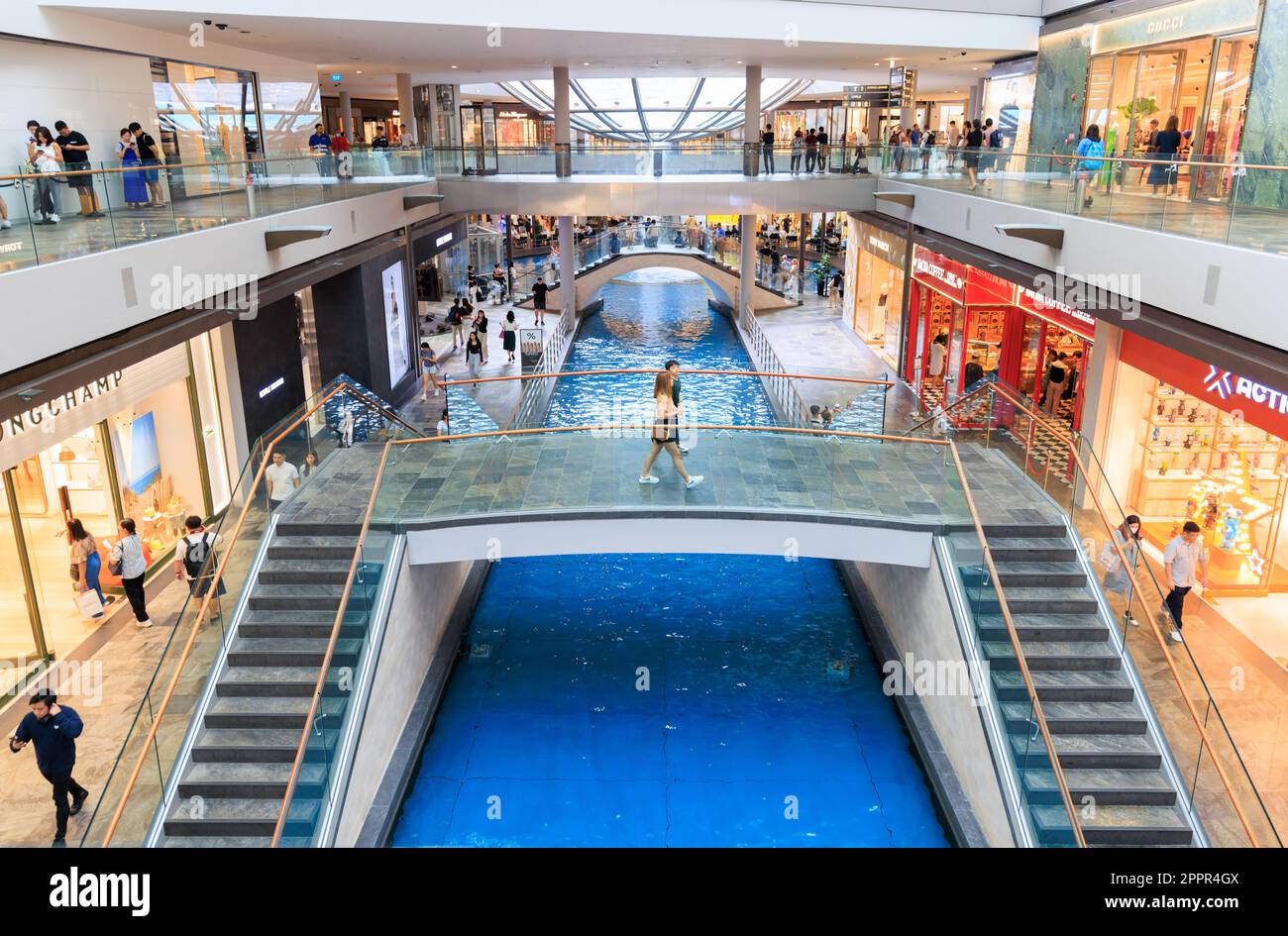 The Shoppes at Marina Bay Sands, Singapore Stock Photo - Alamy