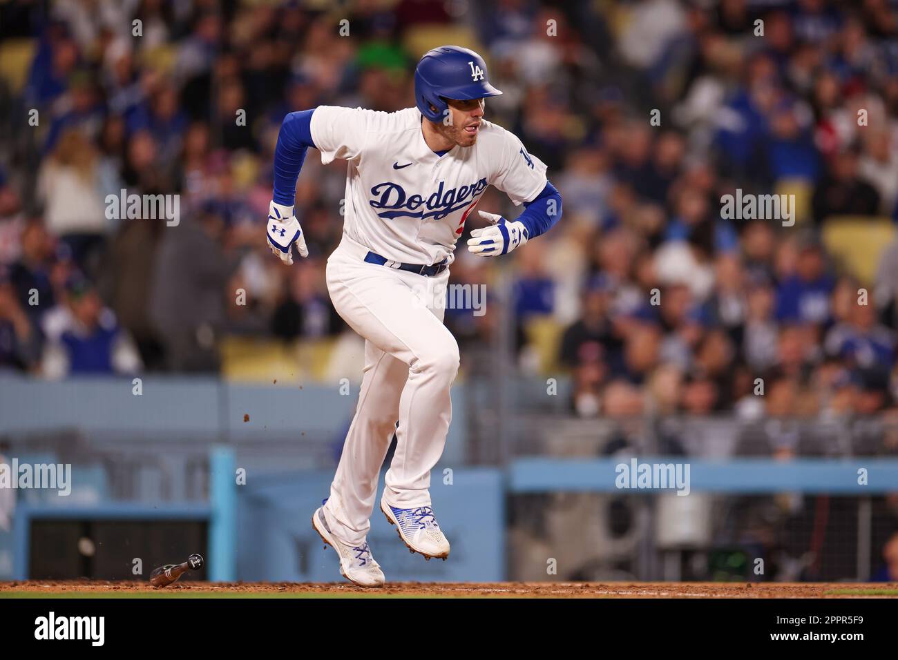 LOS ANGELES, CA - APRIL 14: Los Angeles Dodgers first baseman Freddie ...