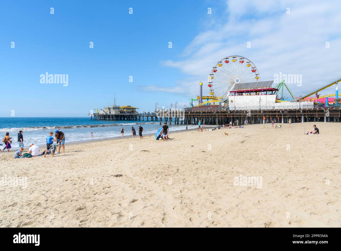 Santa monica beach crowded people hi-res stock photography and images ...
