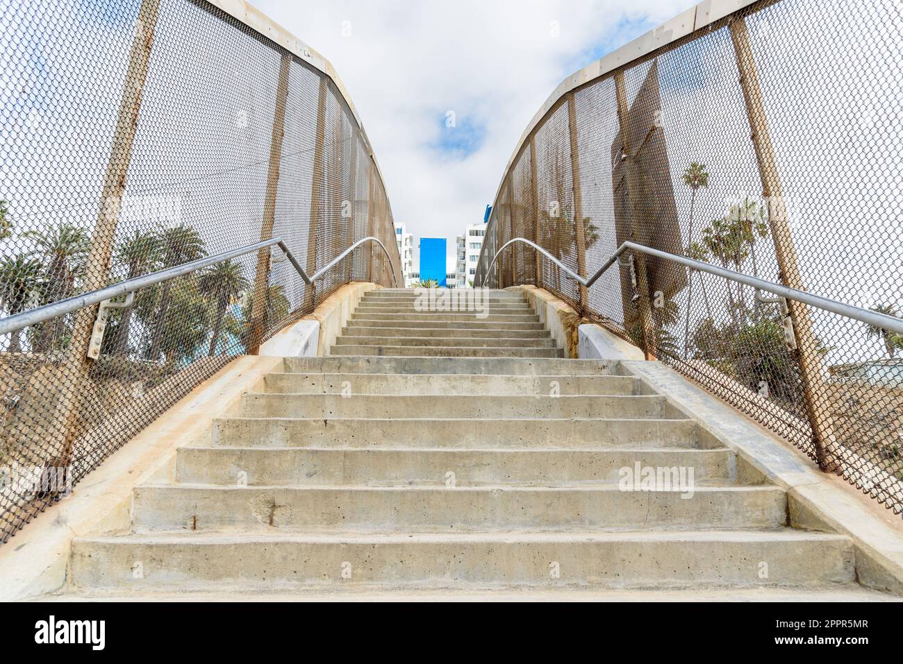 Steps leading up cliff hi-res stock photography and images - Alamy