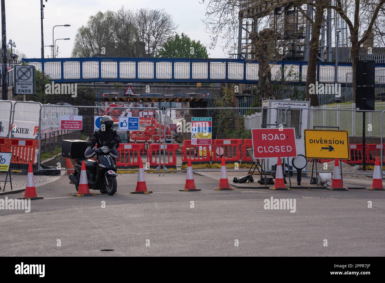 Botley Road road underpass is closed for 6 months at Oxford station, UK ...
