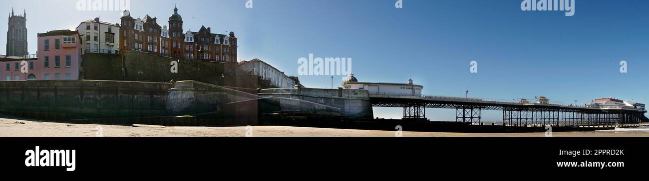 cromer seafront, promenade, beach and pier cromer norfolk england Stock ...
