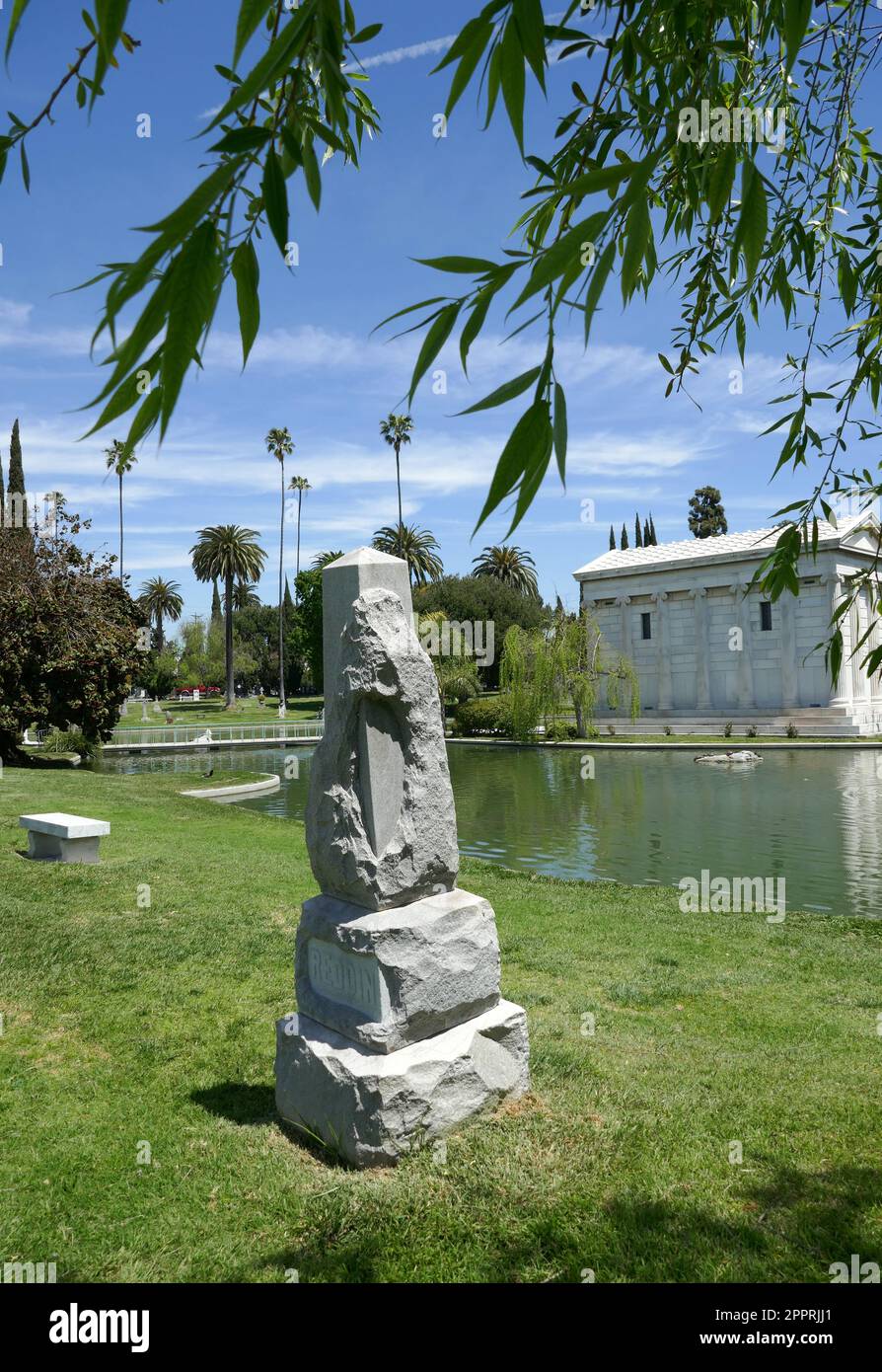 Los Angeles, California, USA 20th April 2023 Former Los Angeles Police Chief Tom Reddin Grave in ...