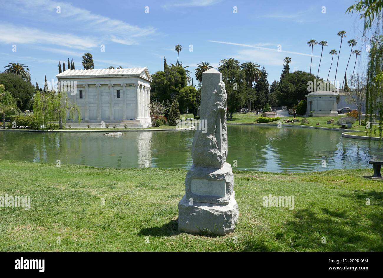 Los Angeles, California, USA 20th April 2023 Former Los Angeles Police Chief Tom Reddin Grave in ...