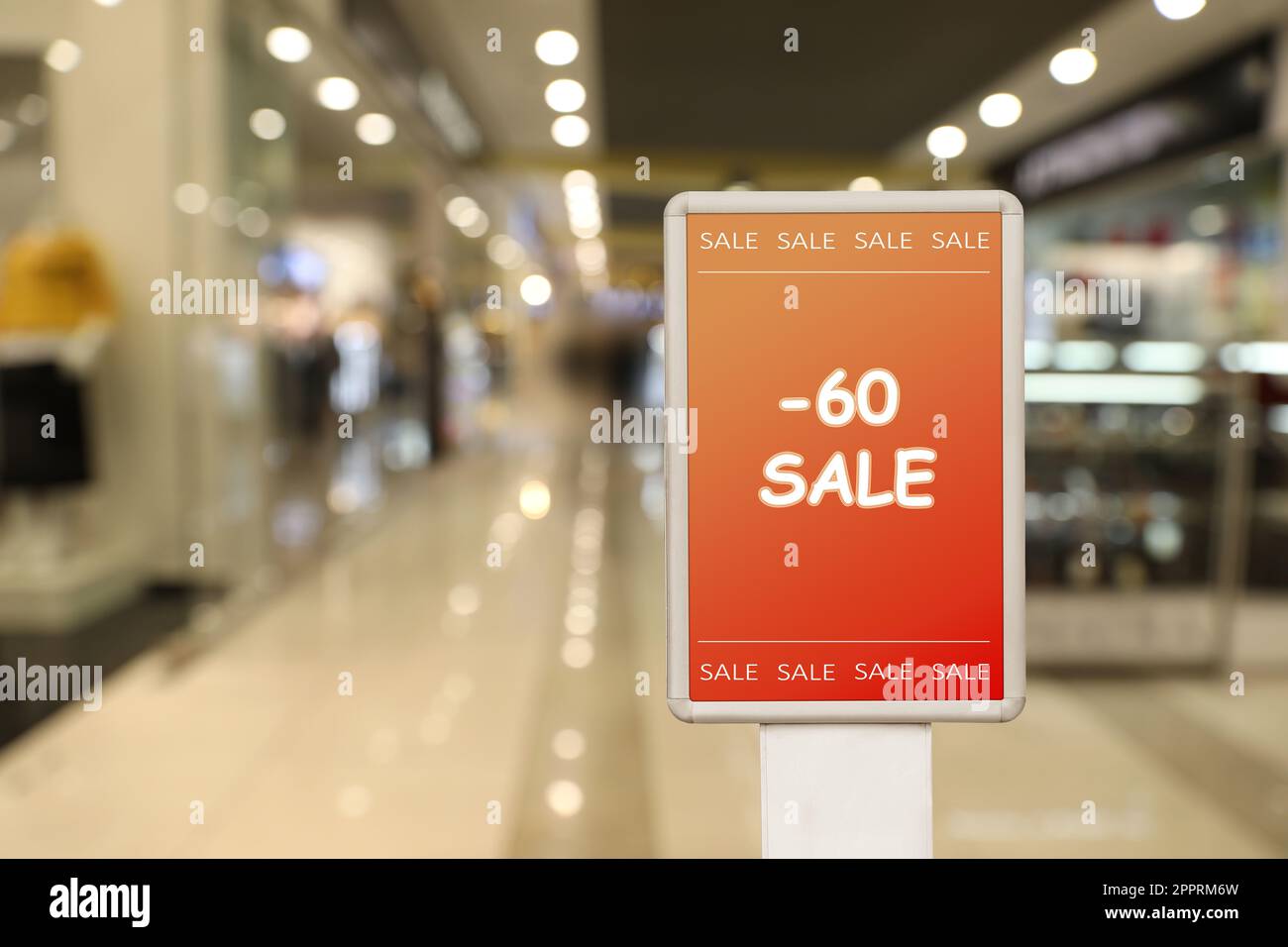 Discount luxury mall hi-res stock photography and images - Alamy
