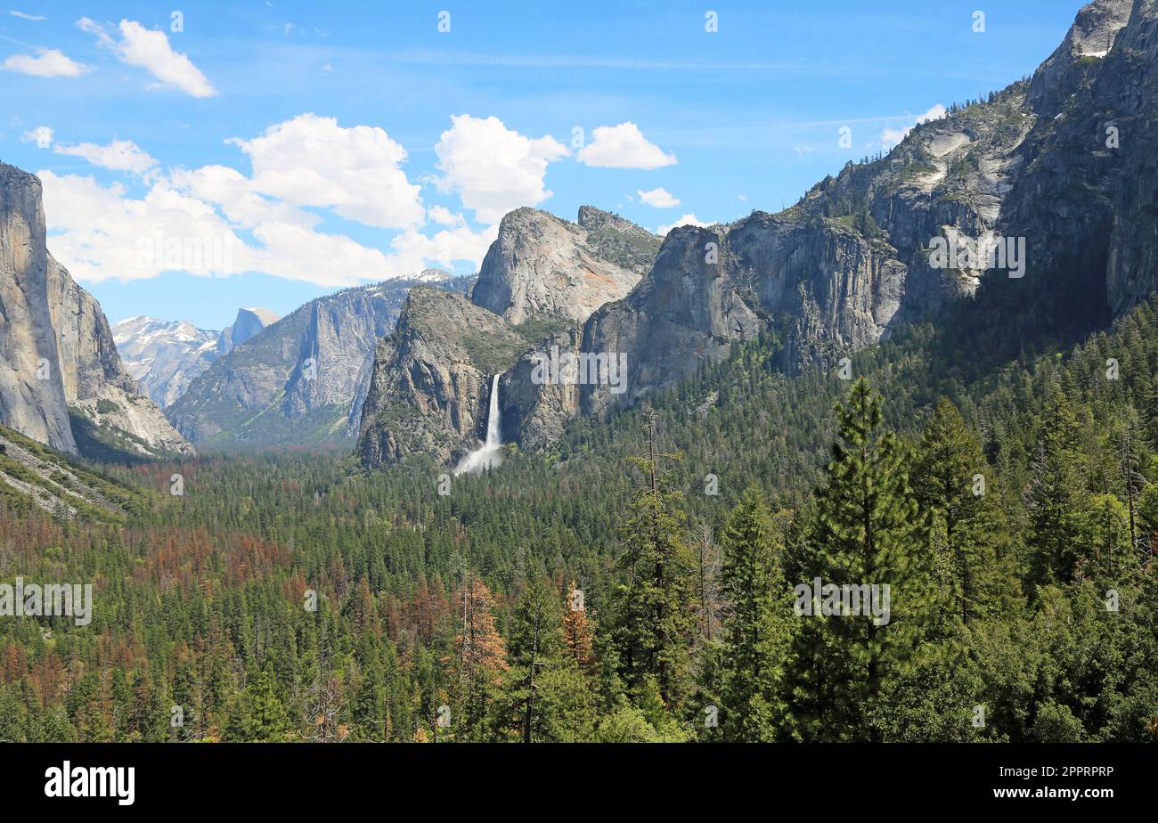 Tunnel view in yosemite national park hi-res stock photography and ...