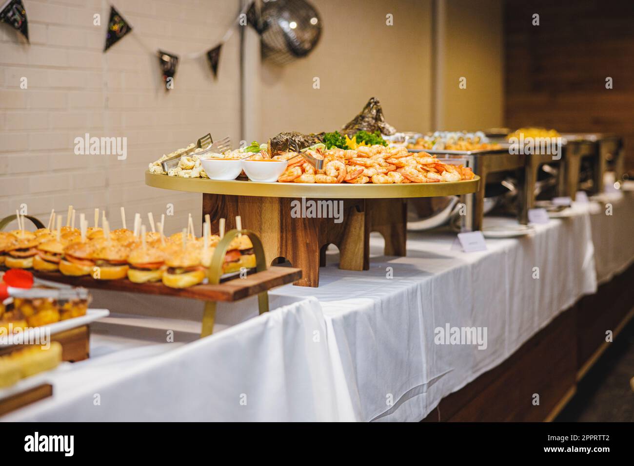 Food display and drinks Stock Photo - Alamy