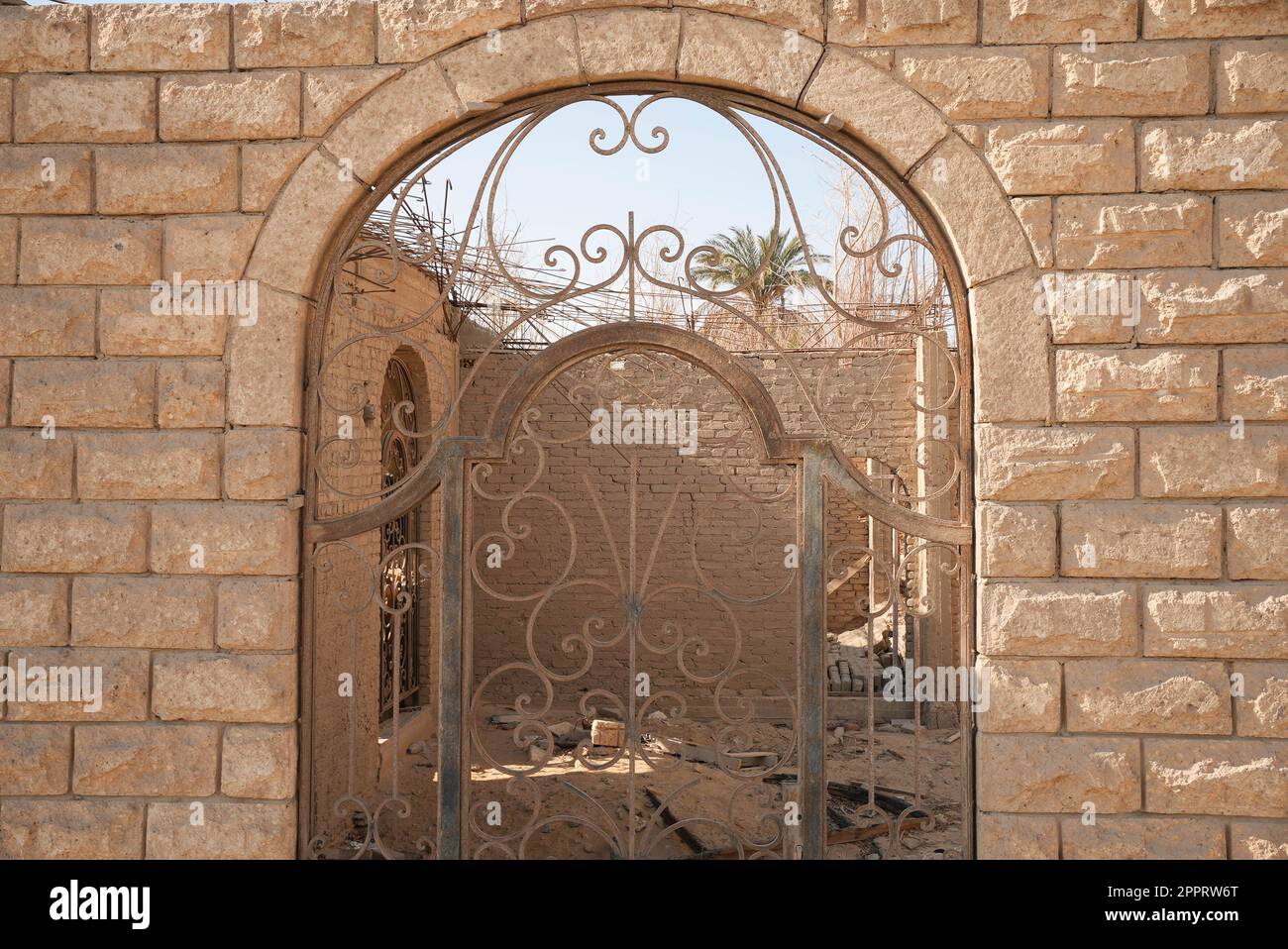 Egyptian gate leading to a local yard Stock Photo - Alamy