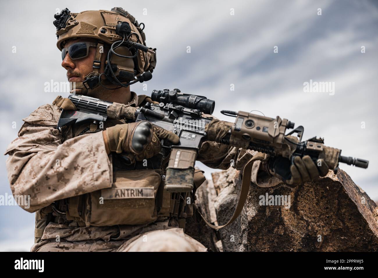 U.S. Marines with Golf Company, 2nd Battalion, 2nd Marine Regiment, 2nd ...