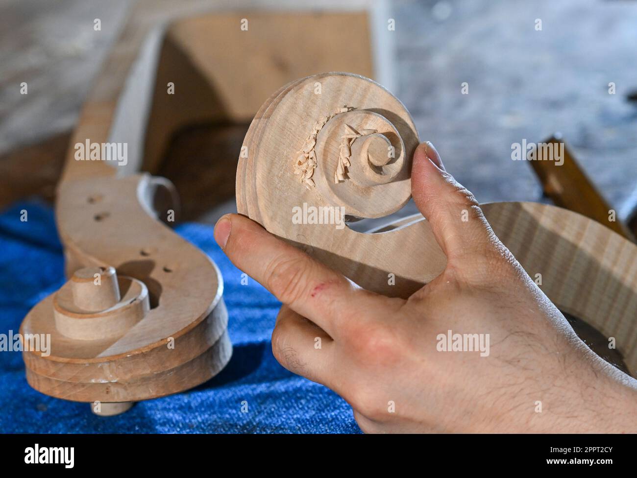 Hand made instruments hi-res stock photography and images - Alamy