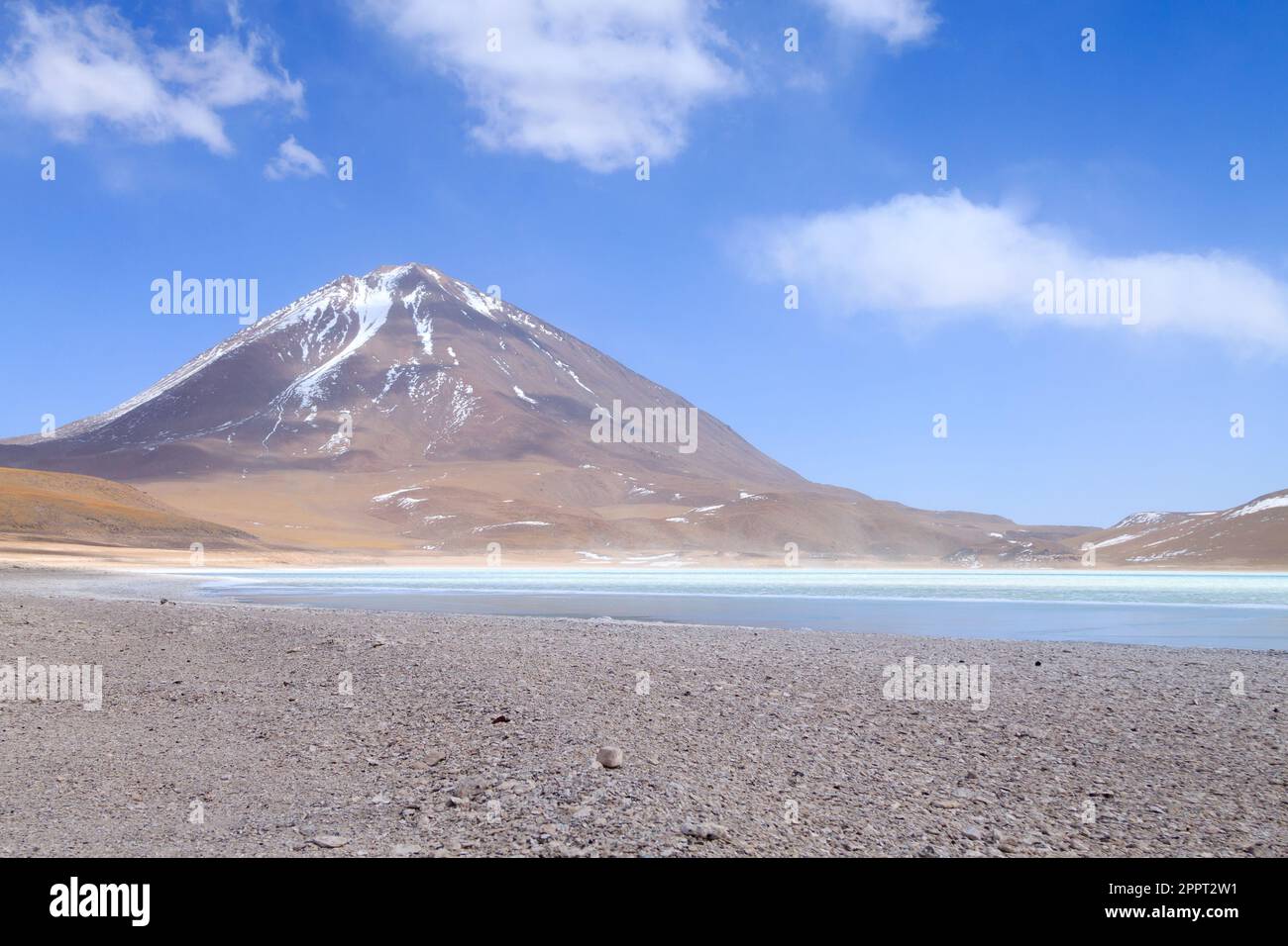 Laguna Verde landscape,Bolivia.Beautiful bolivian panorama.Green lagoon ...