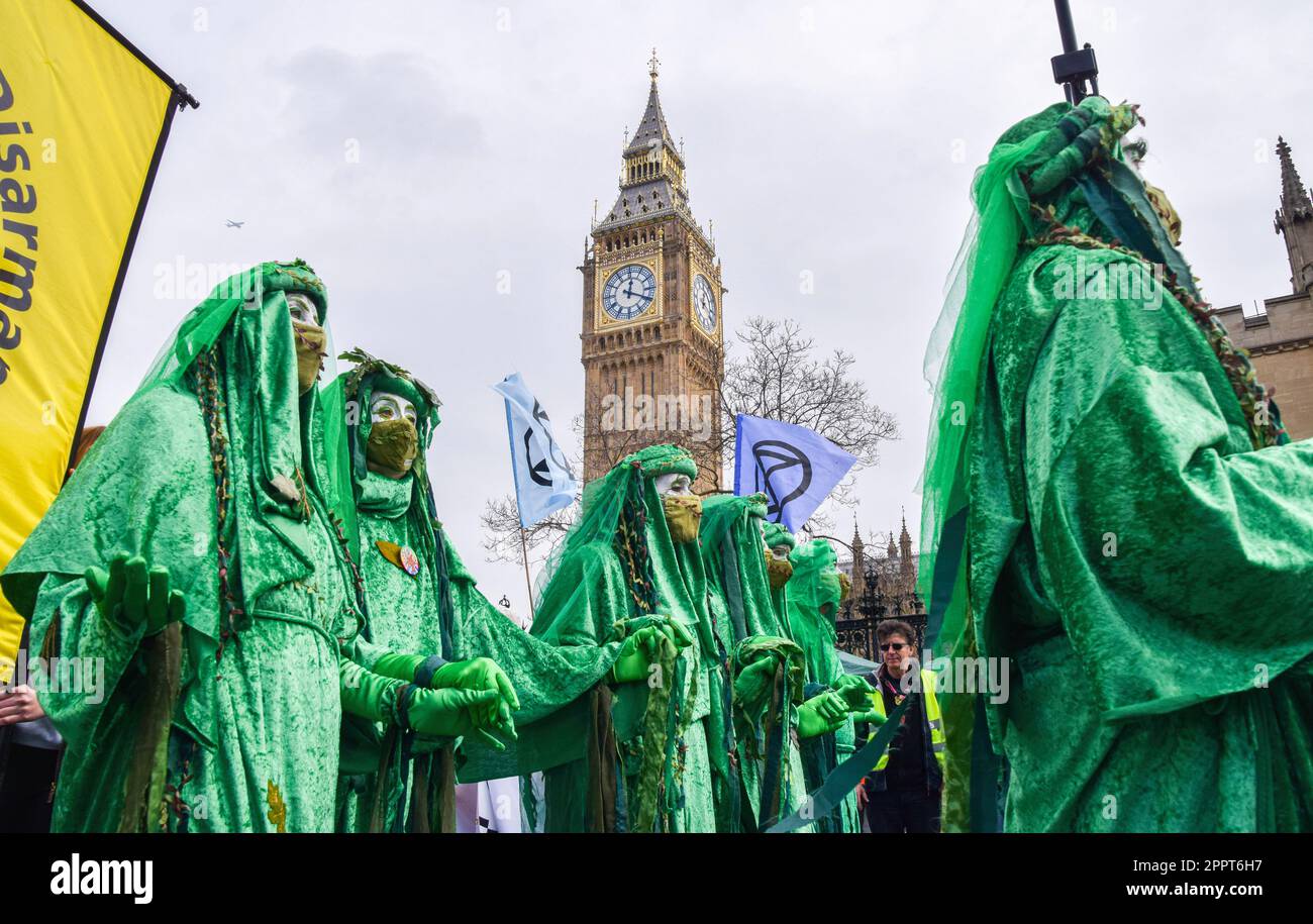 Green protest big ben hi-res stock photography and images - Alamy
