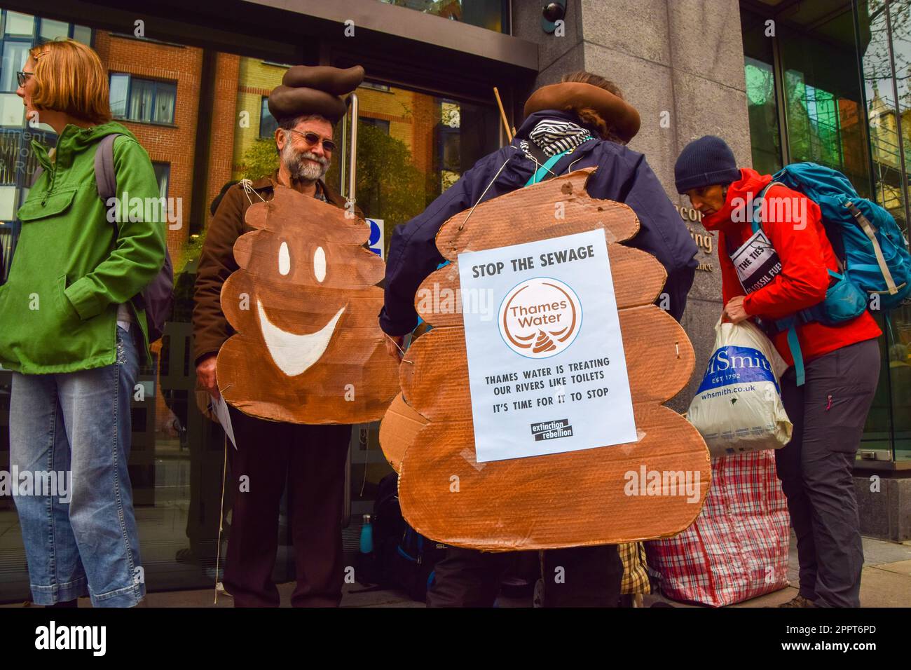 Protest against sewage pollution hi-res stock photography and images ...