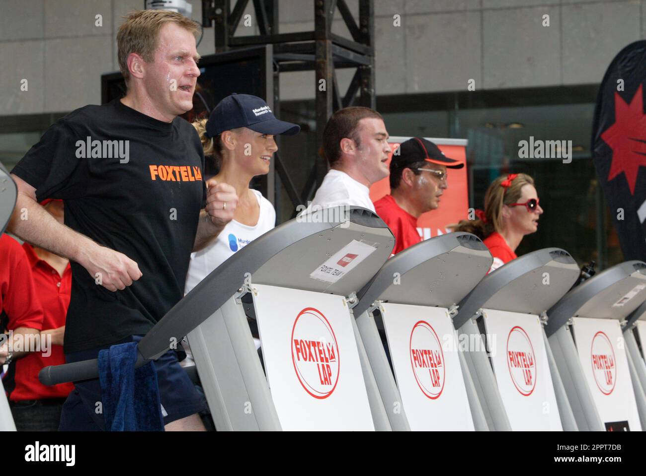 Sarah Murdoch works up a sweat in the Foxtel Lap event to raise funds ...